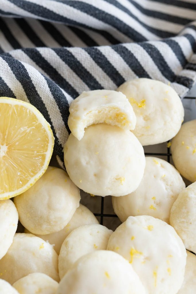 Lemon Melt Away Cookies - Cookies for Days
