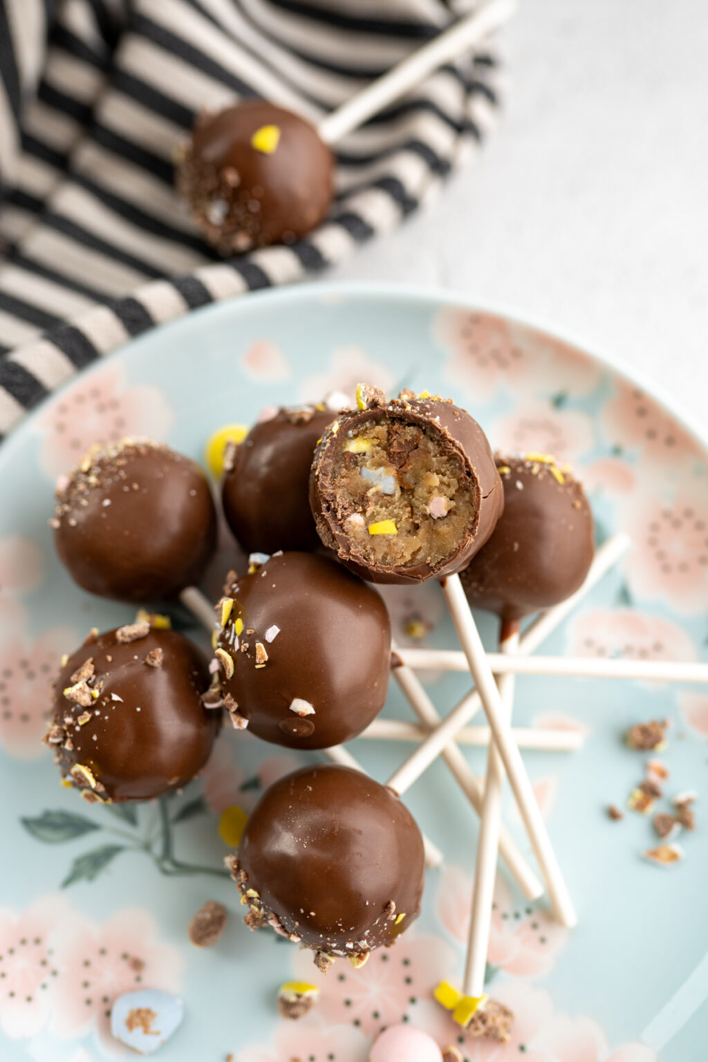 Cadbury Cake Pops - Cookies for Days